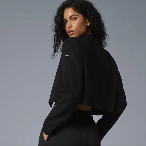 ALO Yoga | Jackets & Coats | Alo Yoga Cropped First Class Blazer Jacket ...
